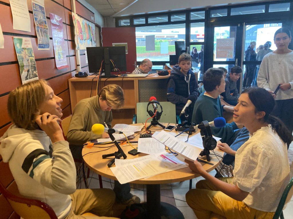 Les Lycéens de Frison Roche à l'antenne - Les Minis Globule